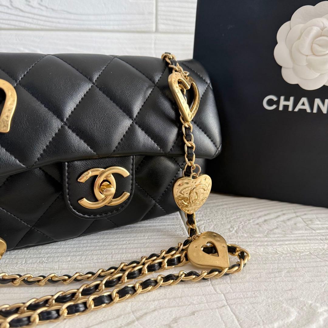 CHANEL ショルダーバッグ ハートチャーム ノベルティ