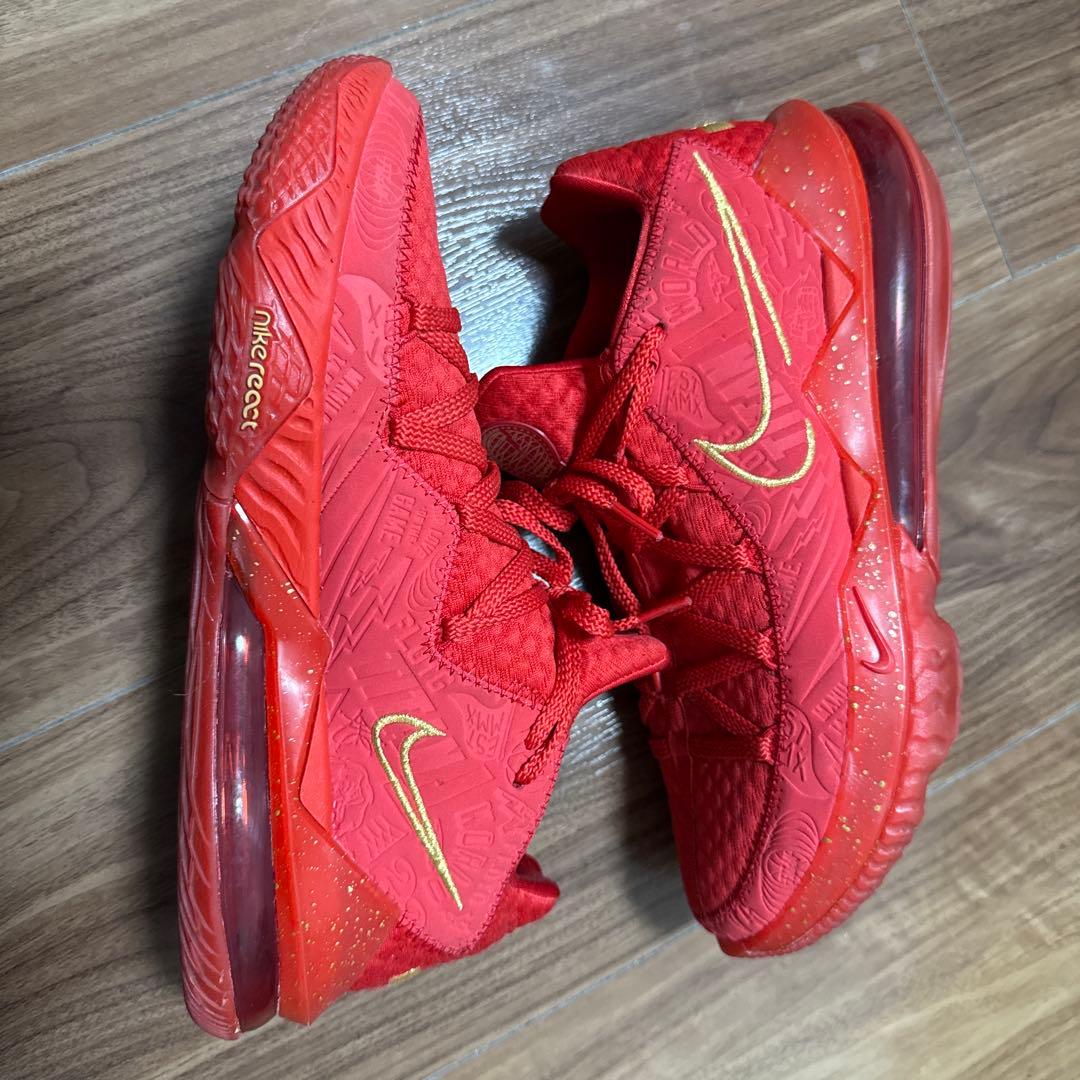 Nike LeBron 17 レッド シューズ