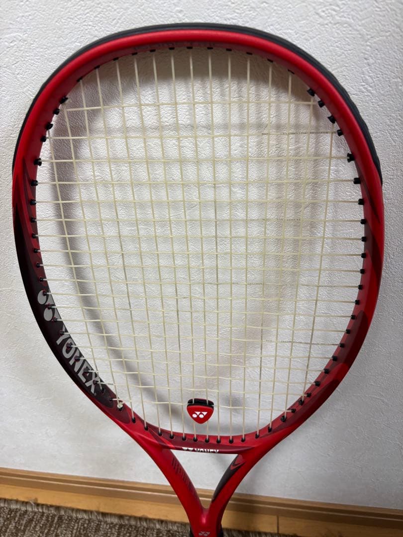 テニスラケット　YONEX VCORE 100 グリップ２