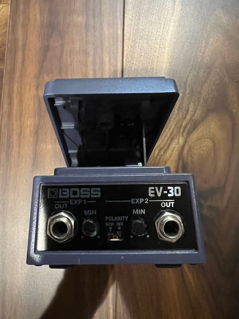 BOSS EV-30 デュアル・エクスプレッションペダル（箱なし・原品のみ）