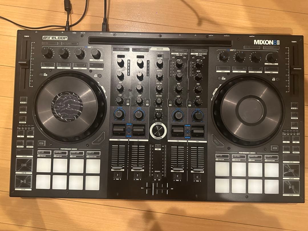 Reloop Mixon 8 Pro DJコントローラー