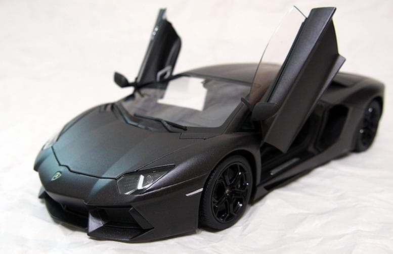 1/18 ランボルギーニ Aventador LP 700-4ミニカー完成品