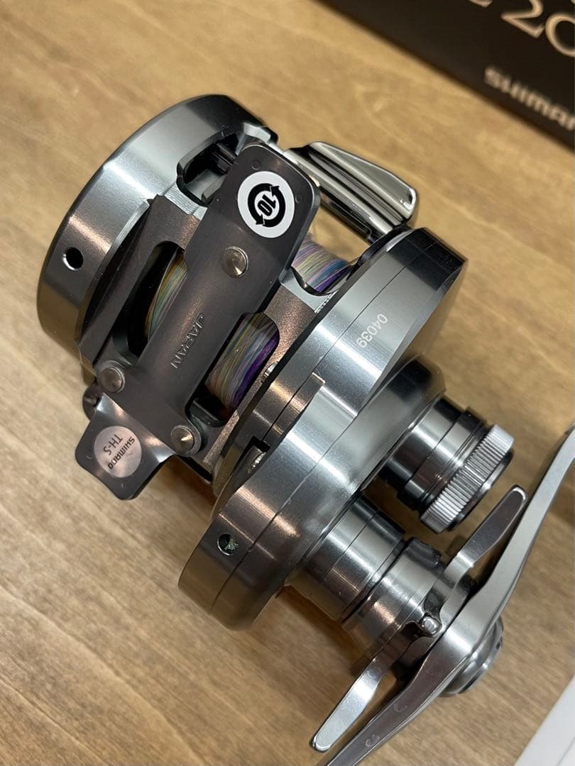 美品 Shimano ‘20 カルカッタコンクエスト DC200HG カルコン