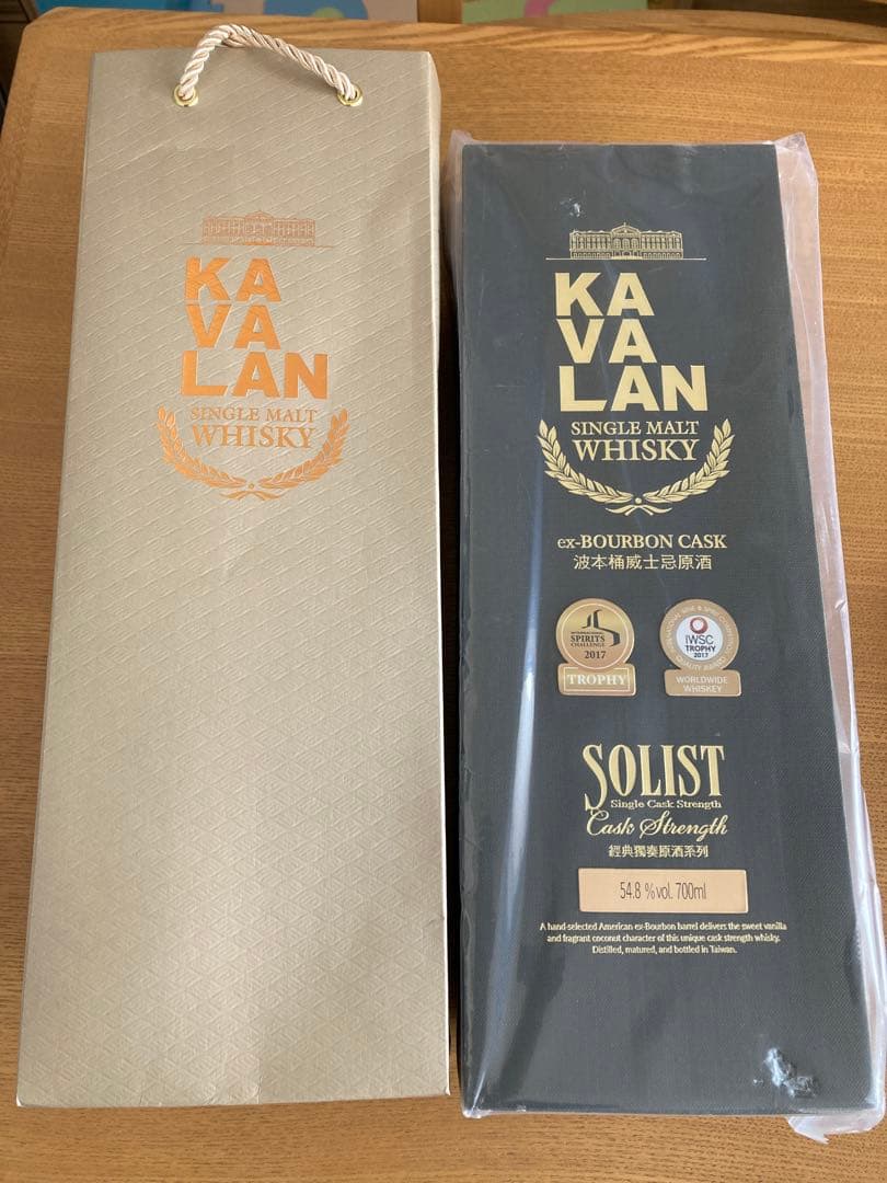 台湾 ウイスキー KAVALAN 54.8% 700ml