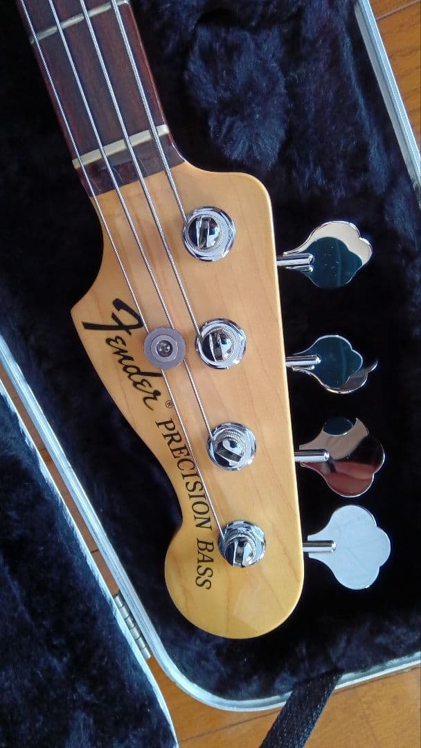 Fender Precision Bass USA製