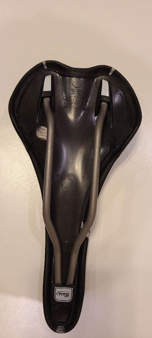 セライタリア　selle italia SLR サドル