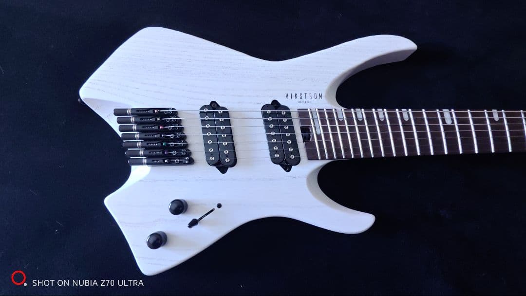 VIKSTROM GUITARS　7弦　ヘッドレス　美品
