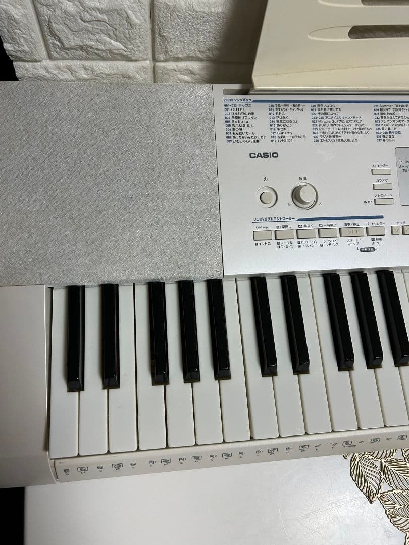 CASIO カシオ 光ナビゲーションキーボード LK-222 200曲　ピアノ