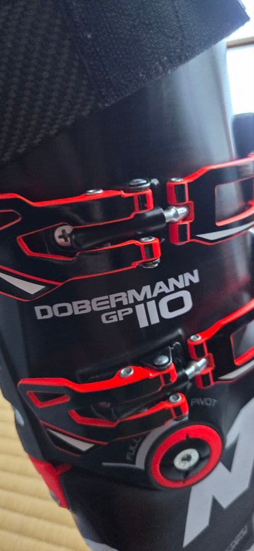 Nordica Dobermann GP 110 スキーブーツ