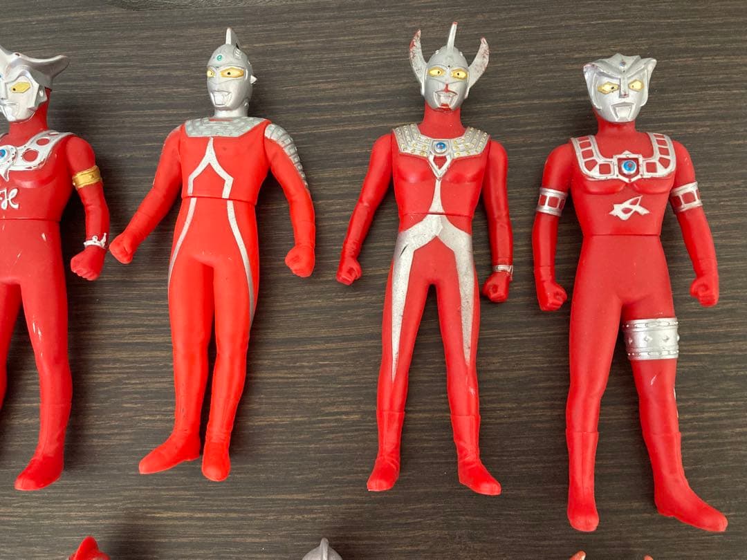 ウルトラマンなどフィギュア 円谷プロ 日本製有2000〜08年製77体まとめ売り