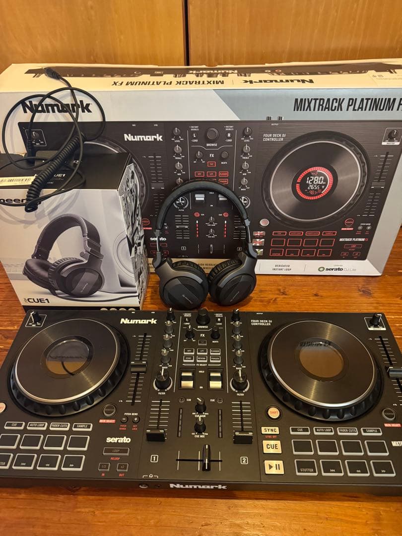 Numark Mixtrack Platinum FX ＋ HDJ-CUE1