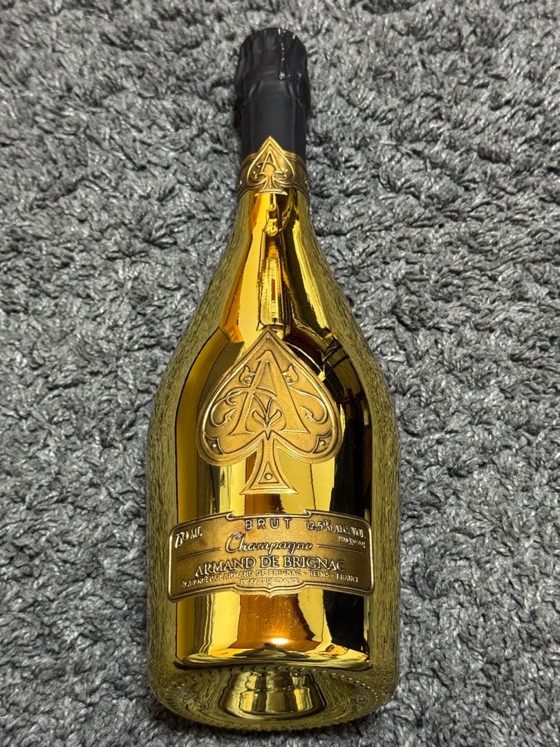 Armand de Brignac ブリュット シャンパン 金色ボトル