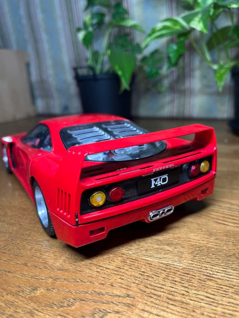 京商　1/18 f40 中古品