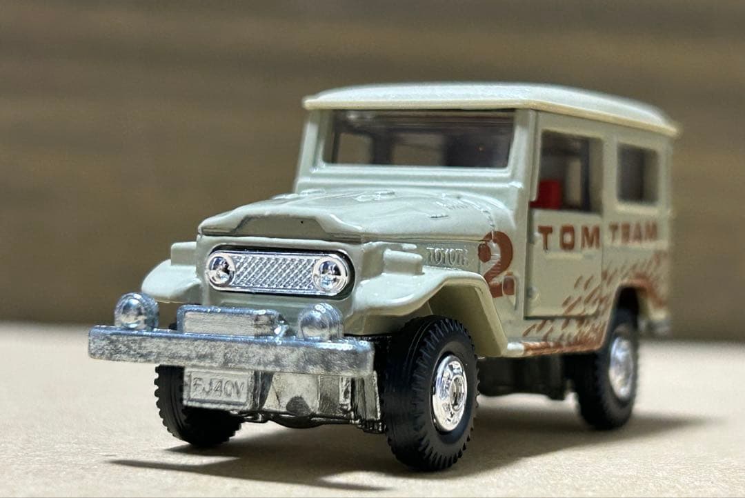 日本製 トミカ トヨタ ランドクルーザー TOM TEAM
