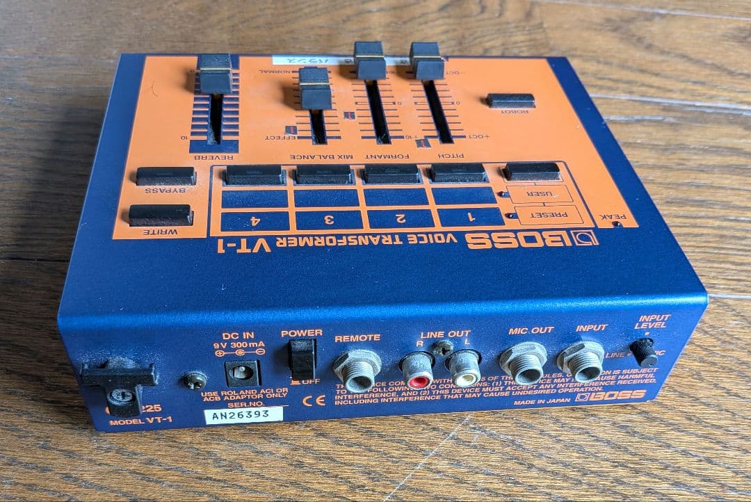 BOSS VT-1 voice transformer（ボイスチェンジャー）