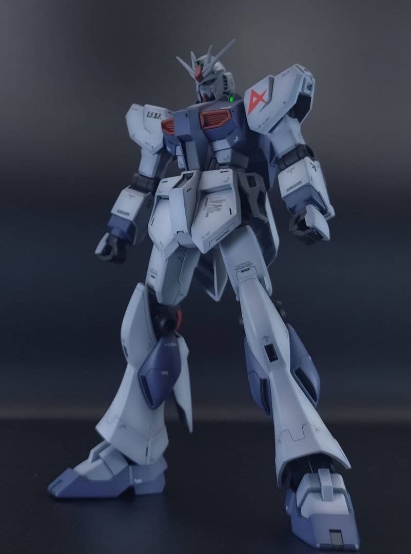 ガンプラ　完成品　EG　1/144 νガンダム