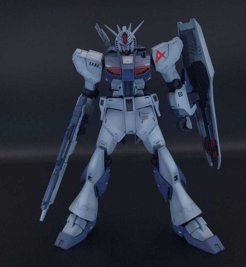 ガンプラ　完成品　EG　1/144 νガンダム