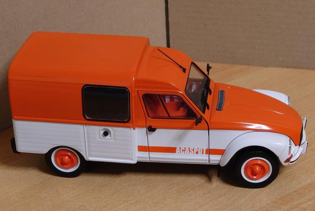 1/18 シトロエン アカディアーヌ 1984 Citroen Acadiane