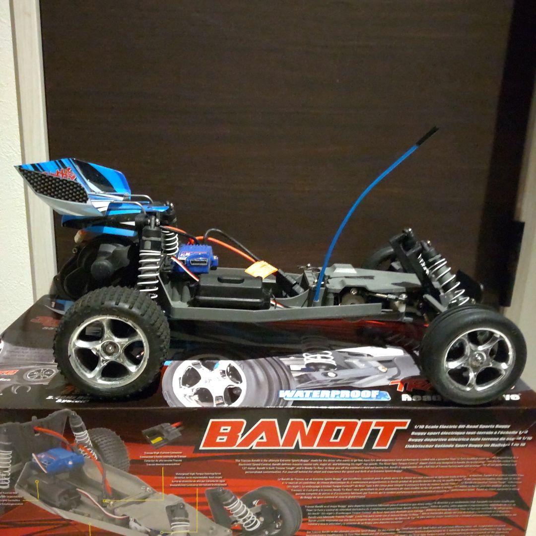 トラクサス　BANDIT ラジコンカー 防水オフロード