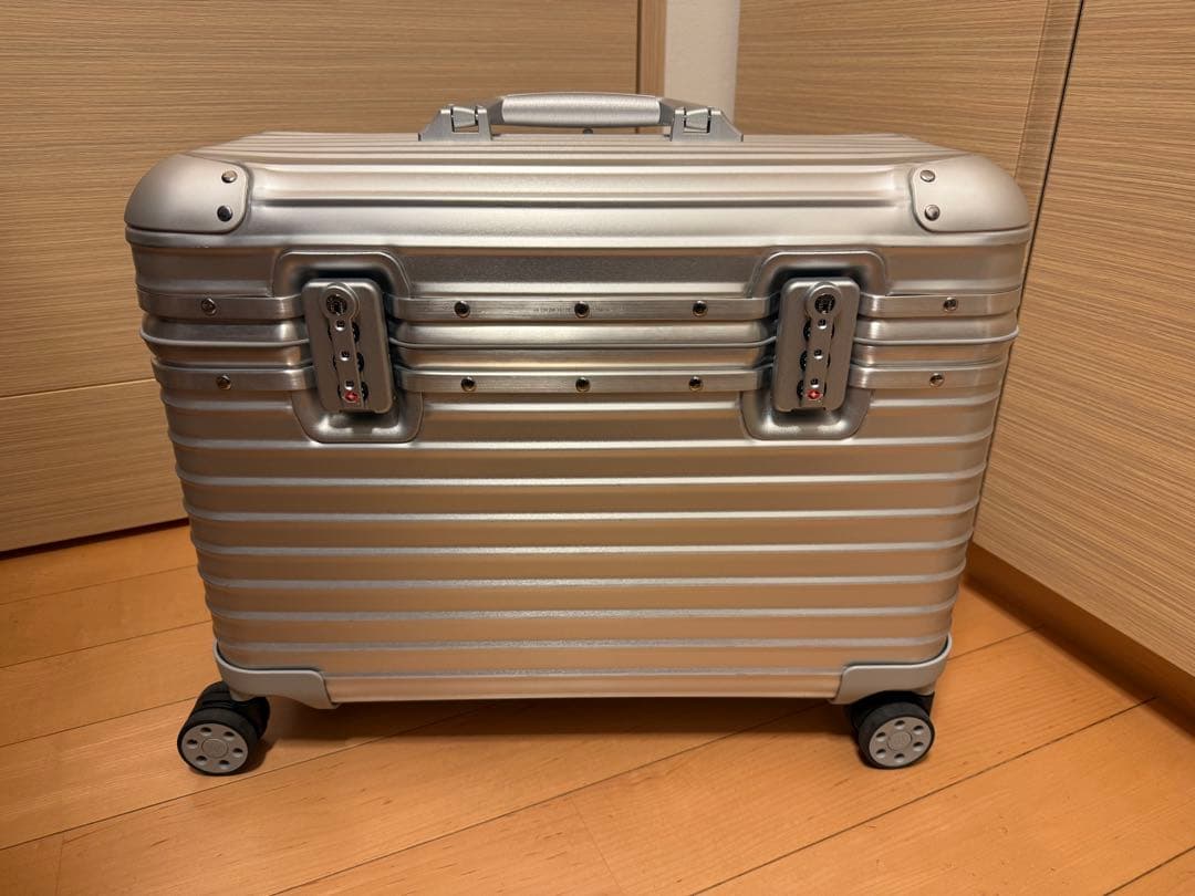 t*m様 RIMOWA パイロット