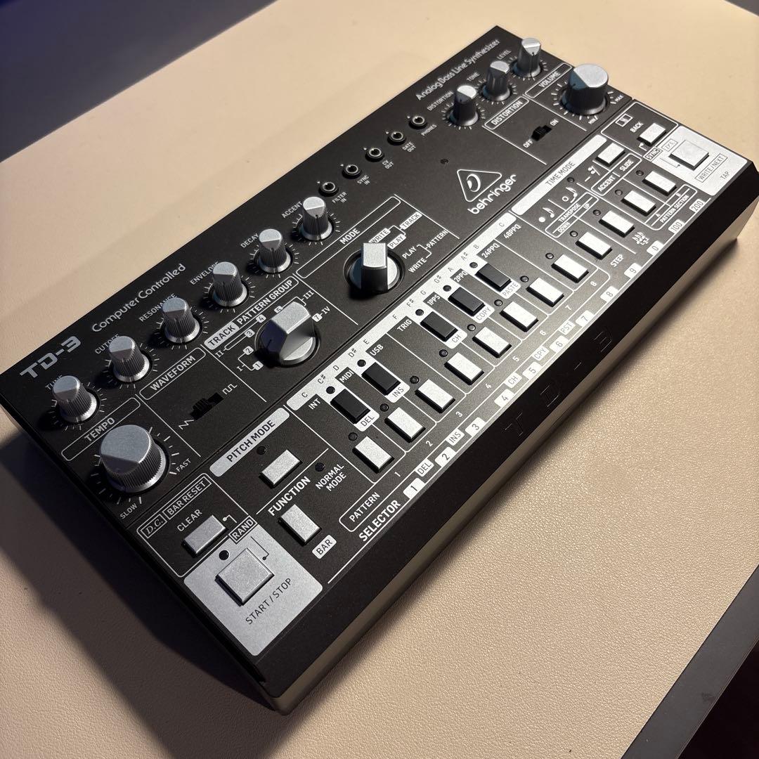 Behringer TD-3 アナログベースラインシンセサイザー