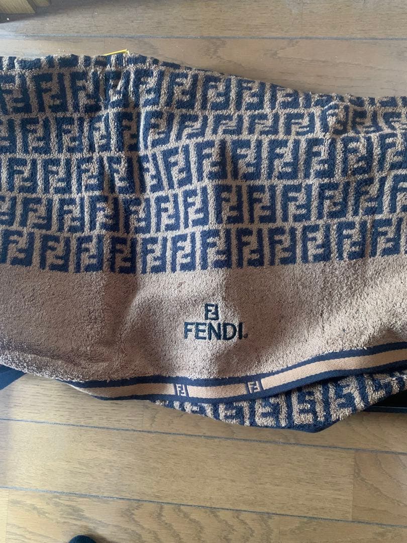 FENDI ロゴタオル ギフトボックス付き