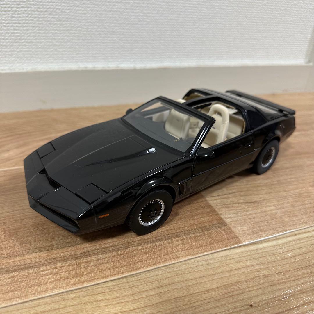 ナイトライダー　キット　KNIGHTRIDER K.I.T.T 1/18スケール