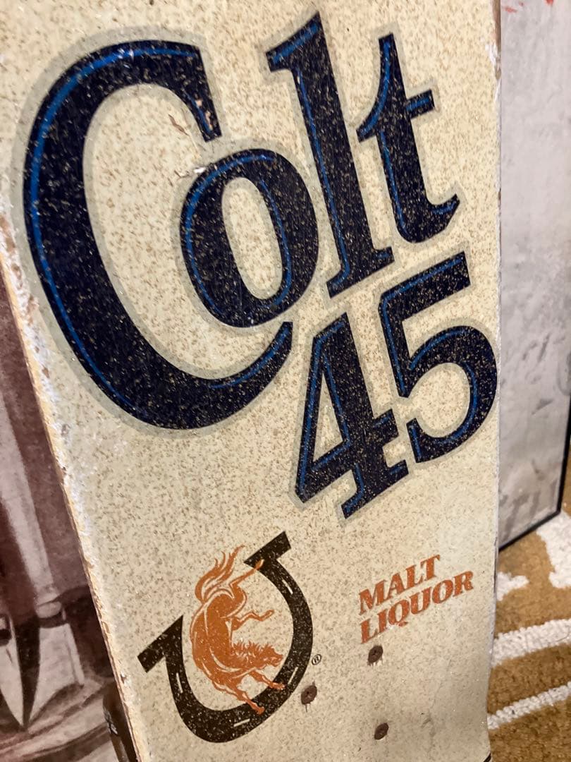 サンタクルーズ　Colt 45 缶デザイン