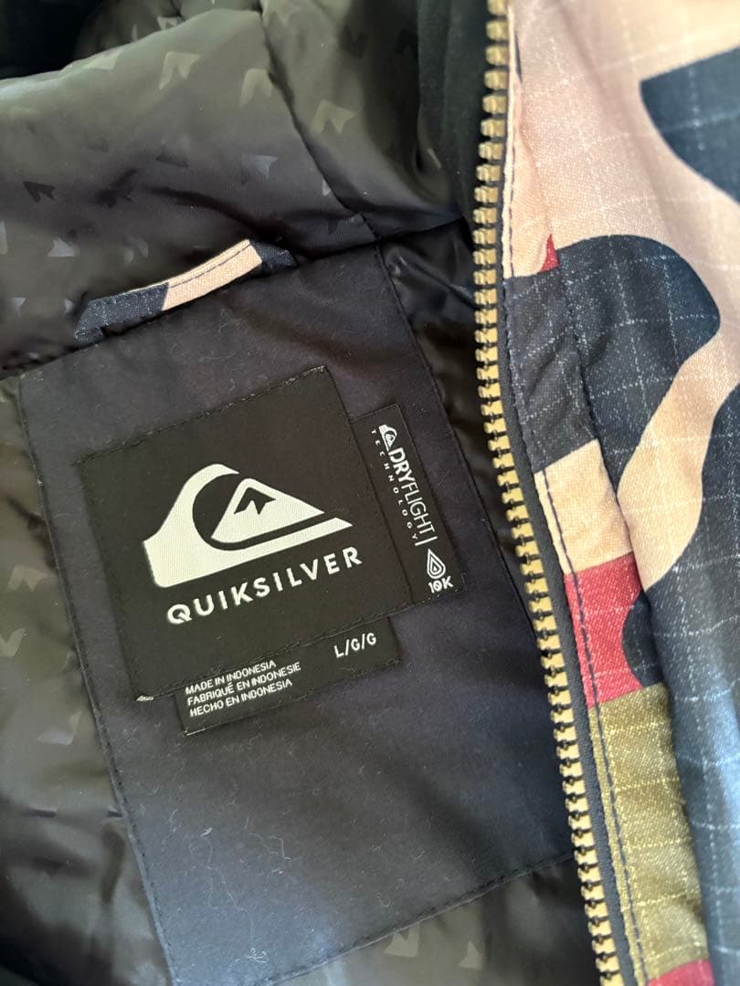 美品QUIKSILVERクイックシルバー　スノーボードウェア上下セット M