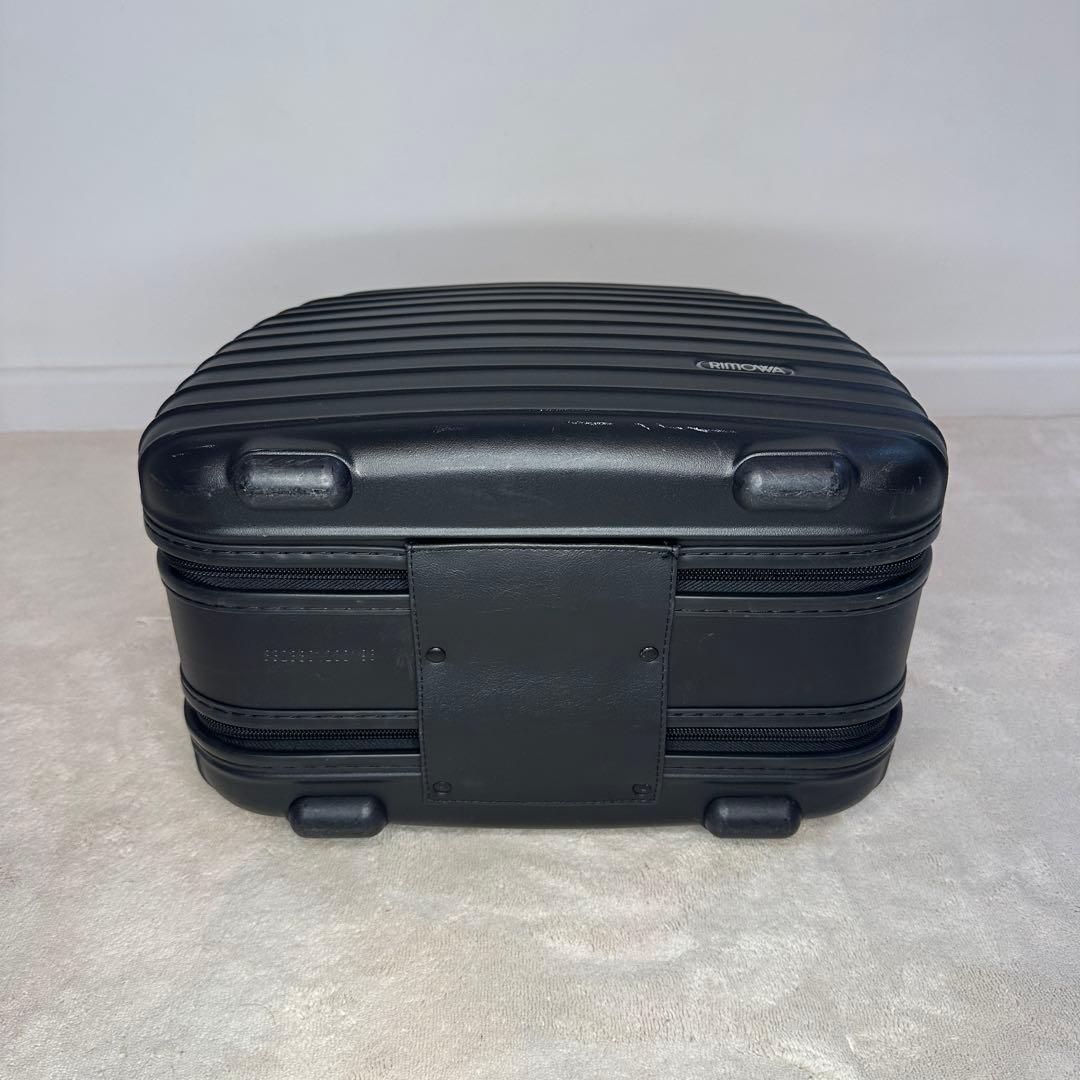 RIMOWA Salsa 832.38 ビューティーケース 13Lマットブラック