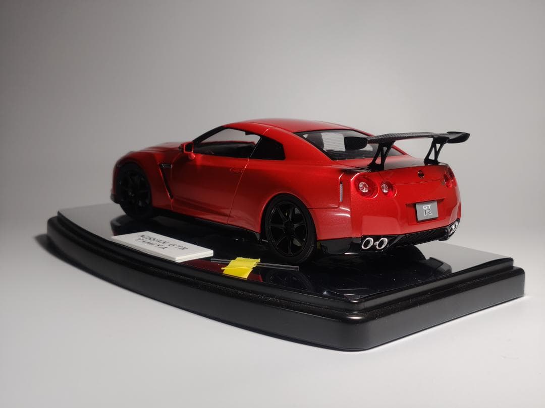 1/24 日産 R35 GTR プラモデル 完成品