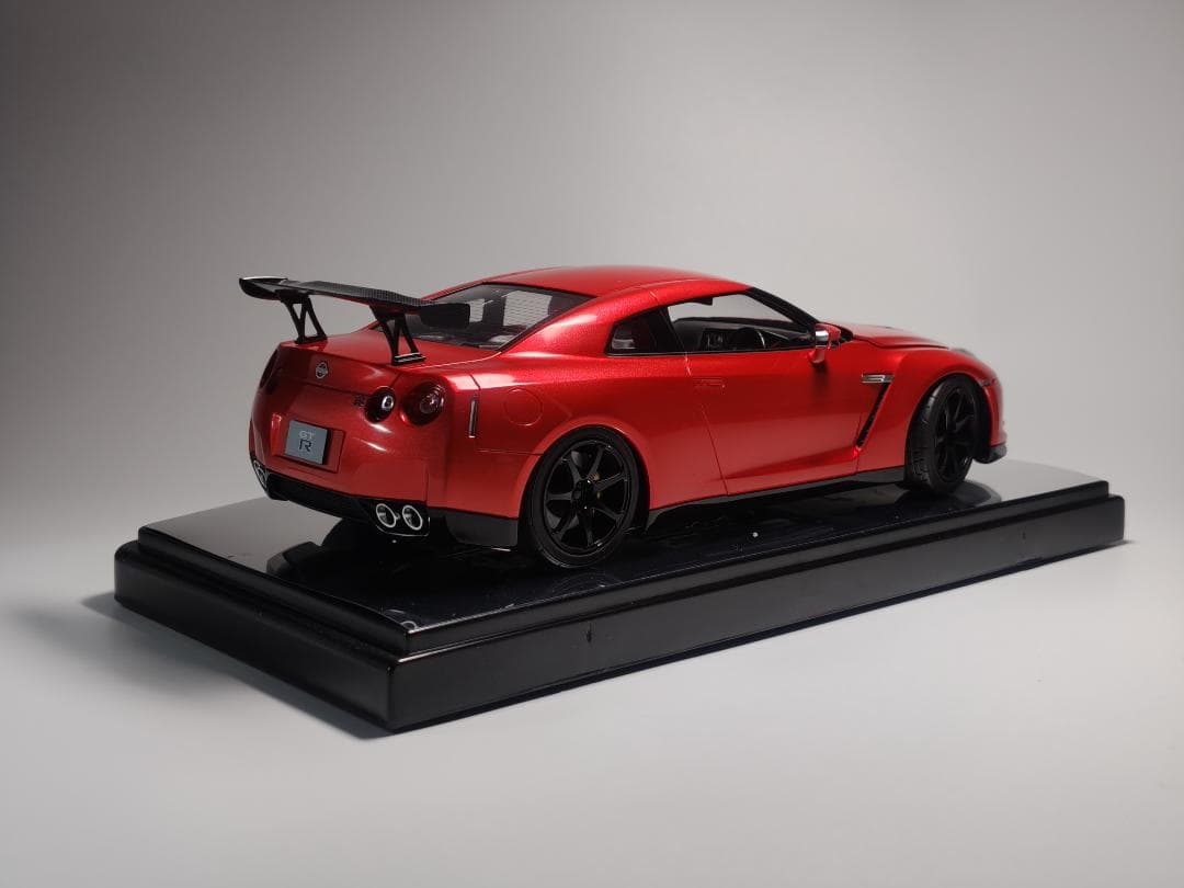 1/24 日産 R35 GTR プラモデル 完成品