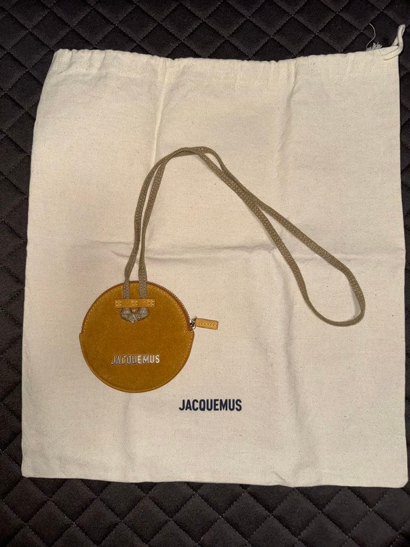 即発送可能　 JACQUEMUS スエード円形ポーチ