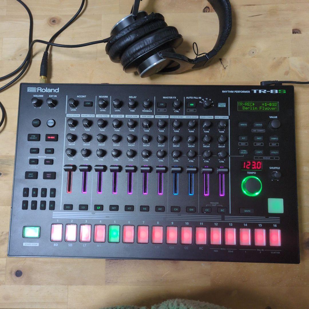 DTM・DAW Roland Tr-8s