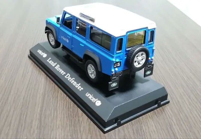 ディフェンダー110 ミニカー Land Rover Defender