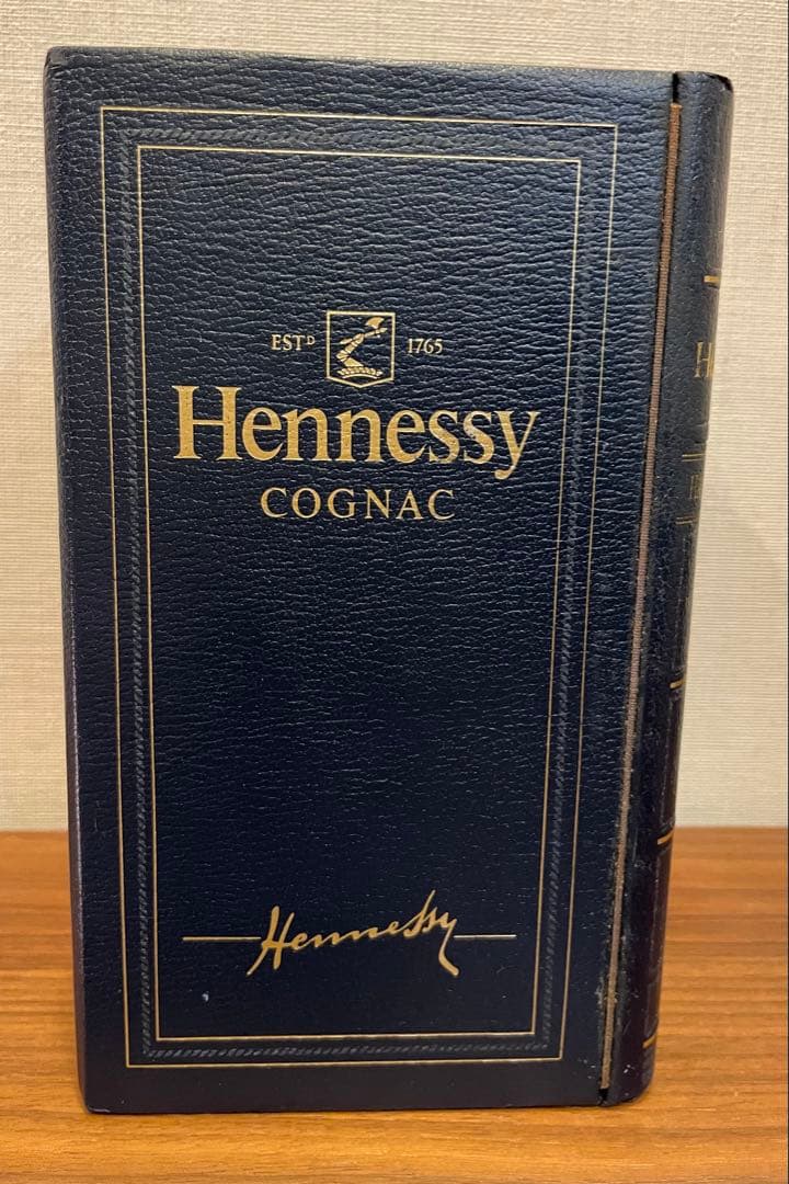 Hennessy ヘネシー　シルバートップ コニャック 700ml 箱付