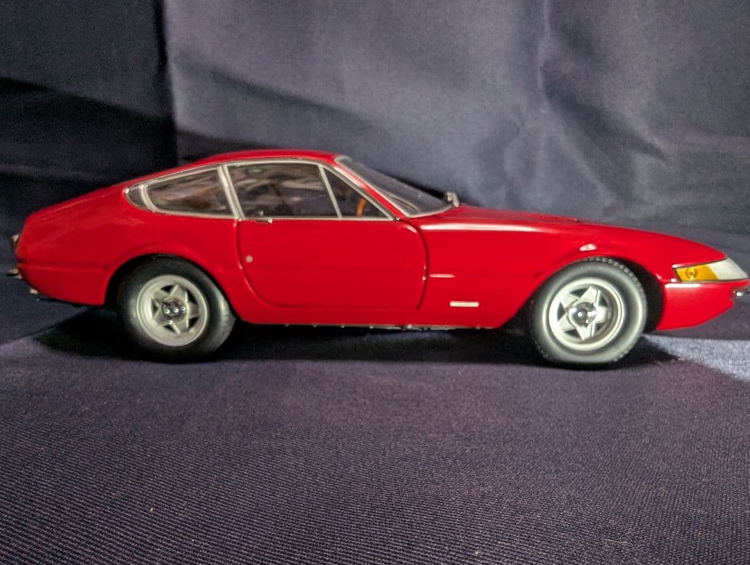 京商1/18Ferrari 365 GTB/4 赤 ミニカー