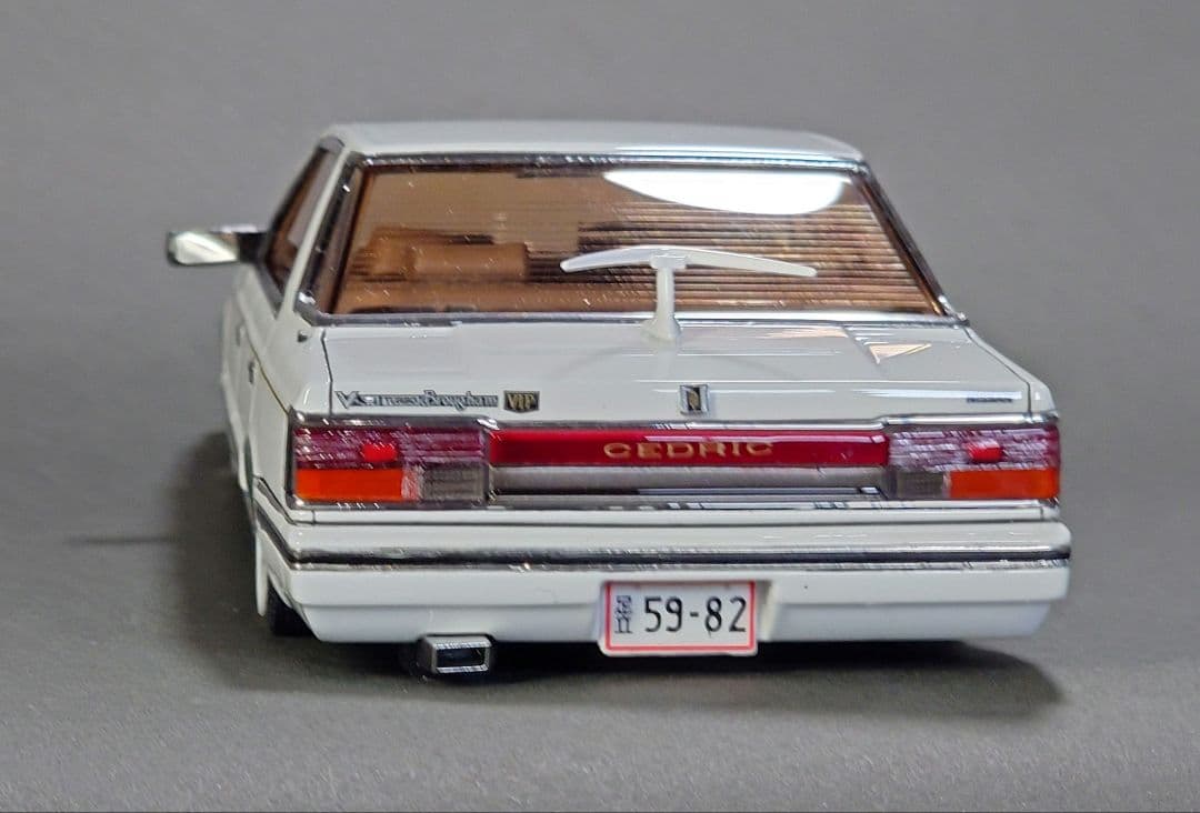 1/24 プラモデル　完成品　フジミ　日産　Y30 セドリック CEDRIC