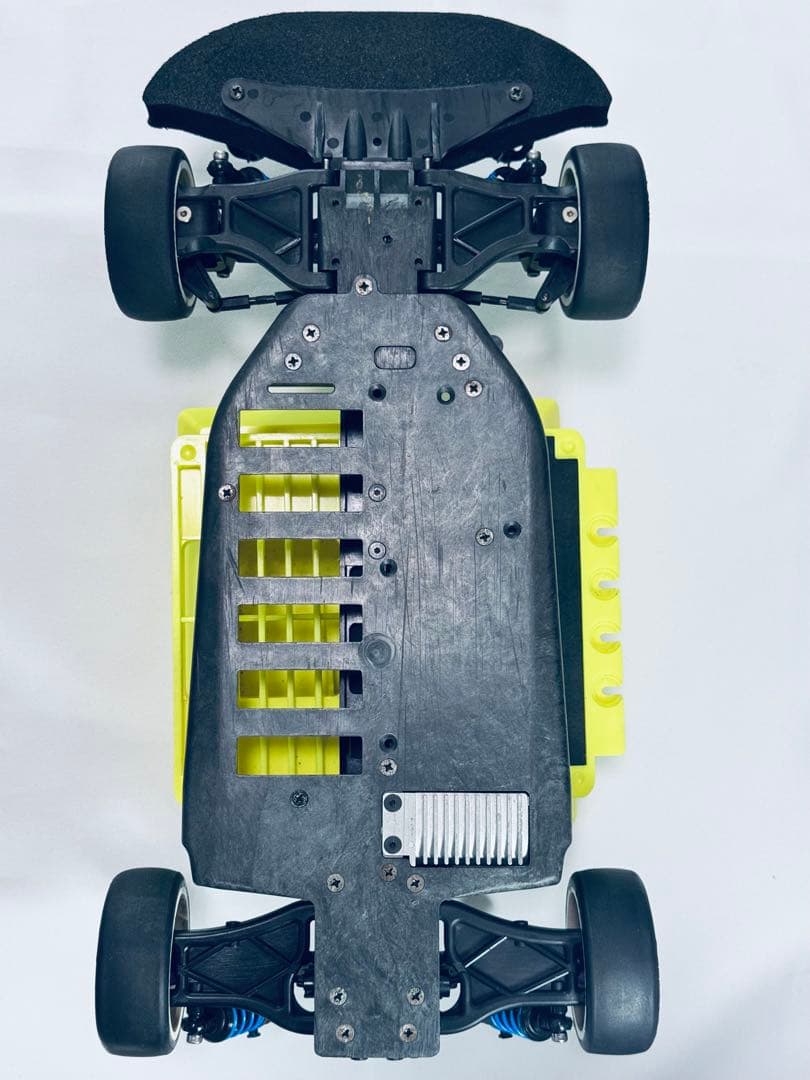 ヨコモ　MR-4TC シャーシのみ　と　予備パーツ　と説明書