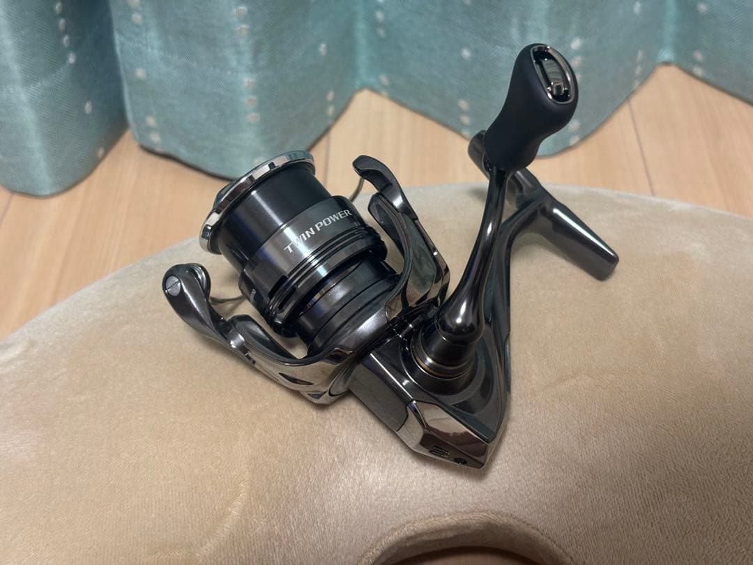 co　シマノ　２４ツインパワー Ｃ２０００Ｓ　ＳＨＩＭＡＮＯ