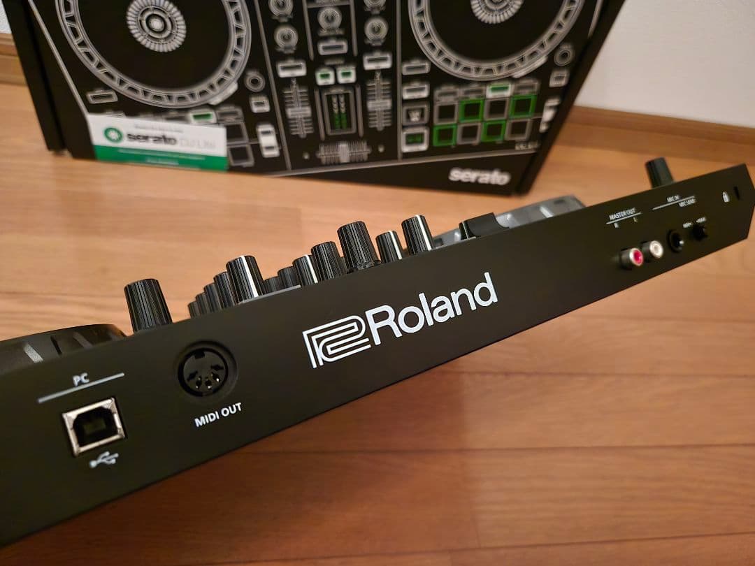 Roland　DJ-202
