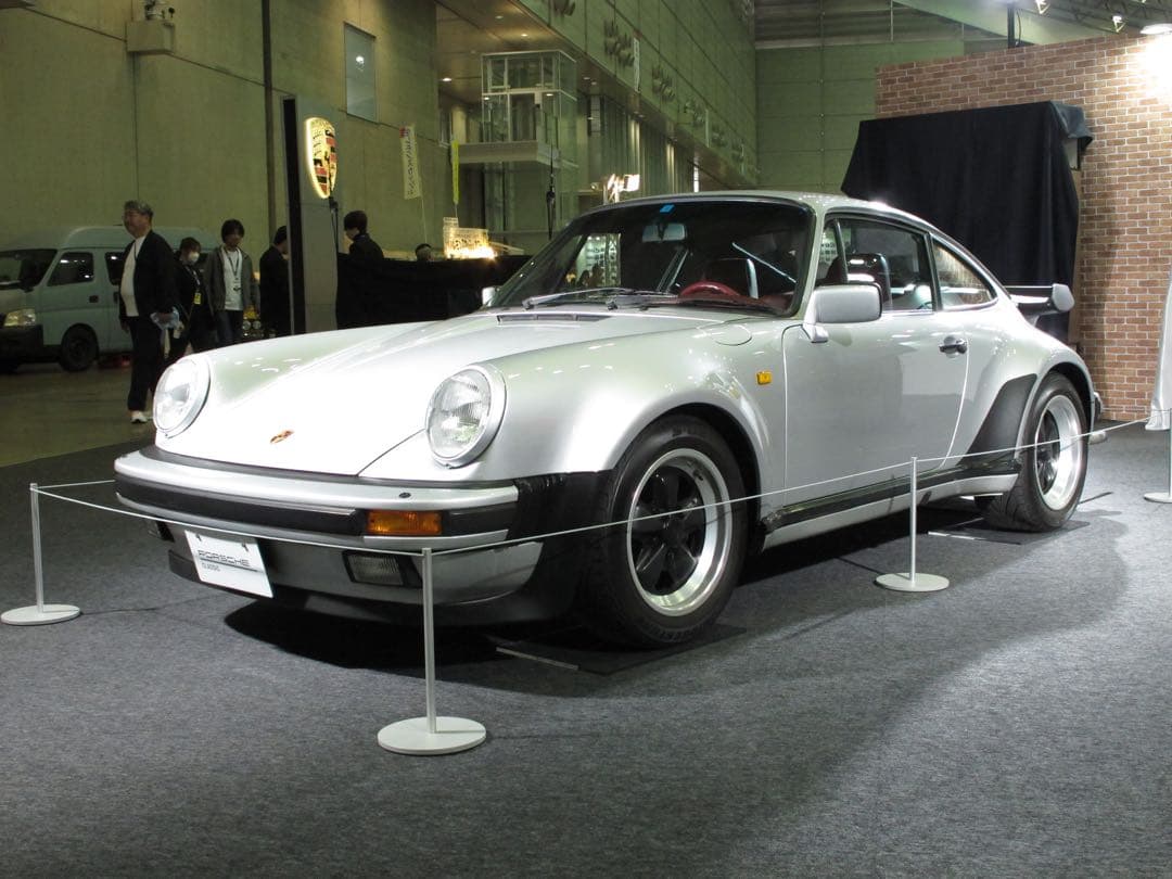 最終価格早い者勝ち希少ポルシェ911 Turbo ミニカー 1/18 シルバー
