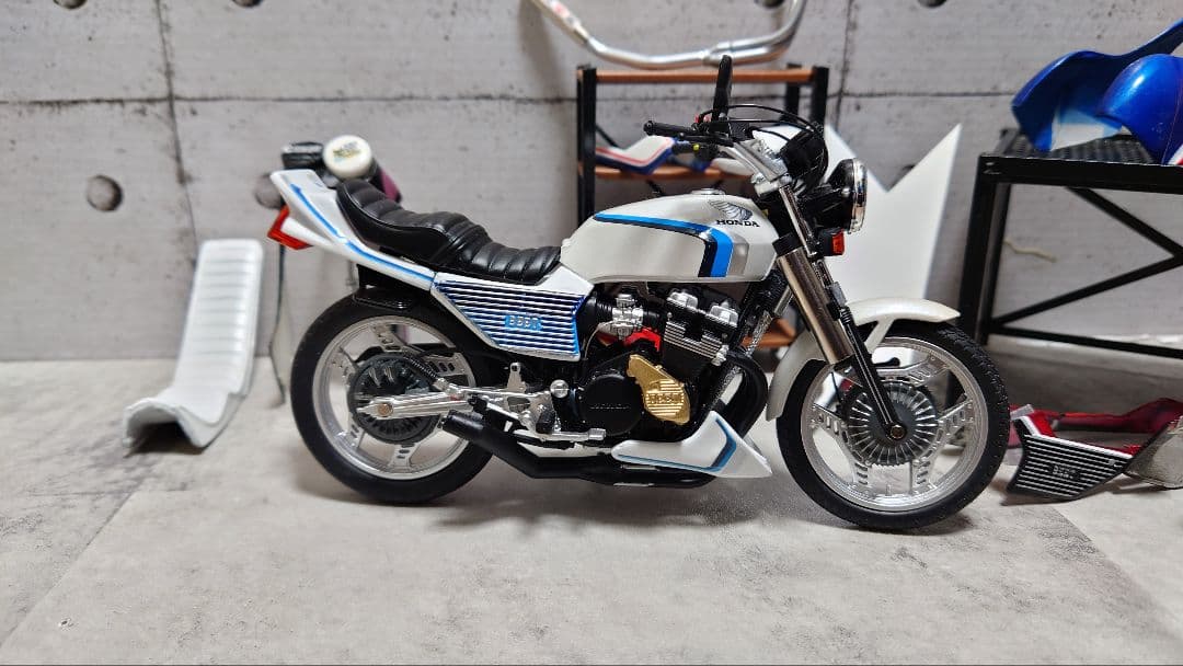1/12完成品CBX400F 550カラーカスタム