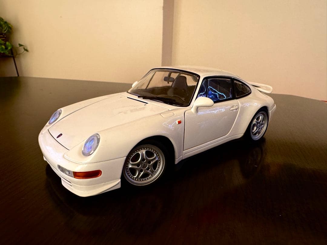 UTモデル　ポルシェ911 カレラRS 1/18サイズ