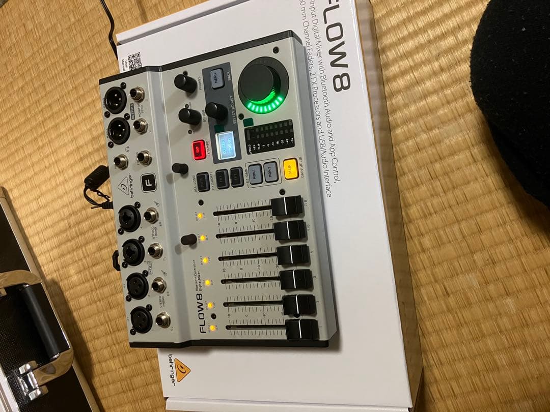 behringer FLOW8 デジタルミキサー　美品　ケース付き
