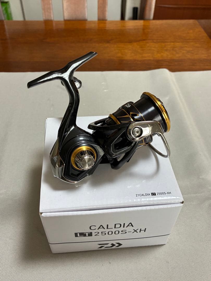 CALDIA LT 2500S-XH スピニングリール