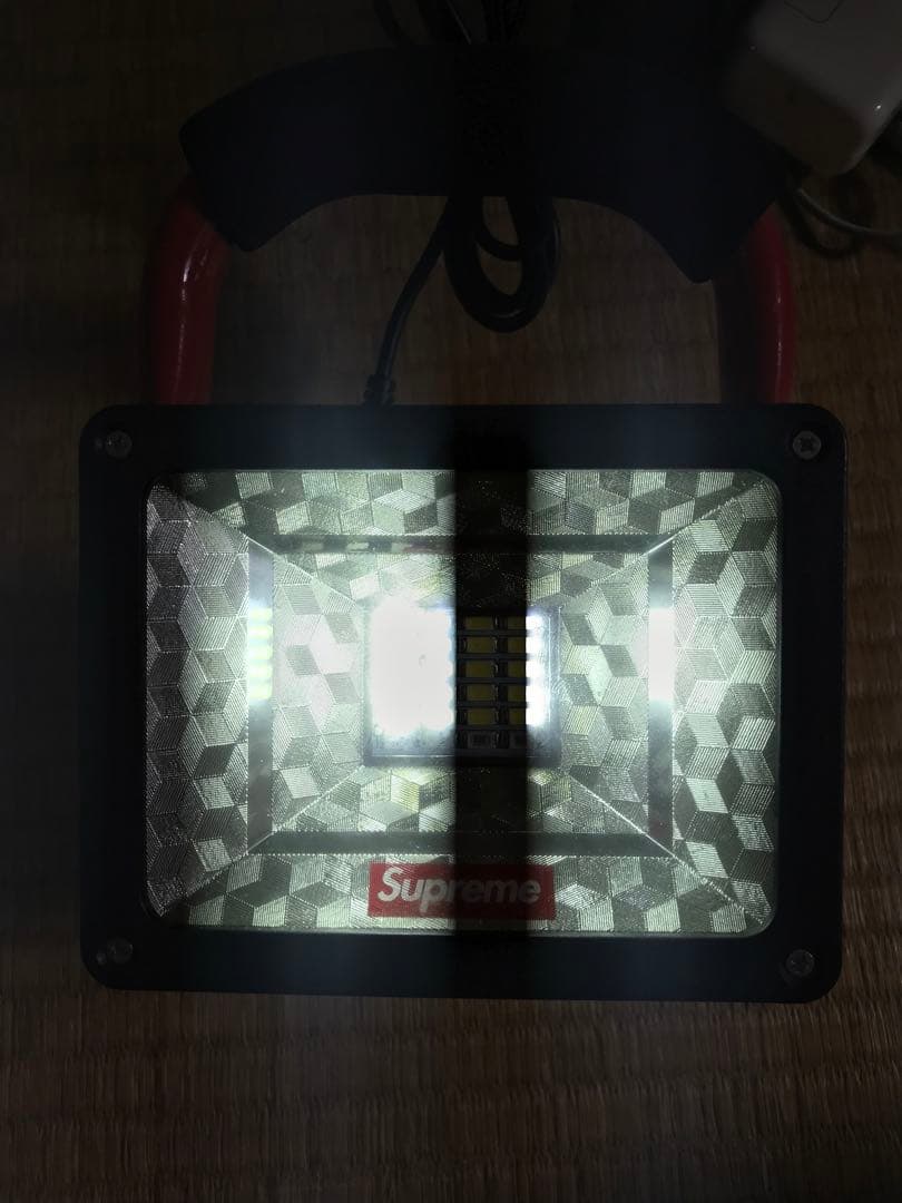 Supreme Cordless Flood LED Light シュプリーム