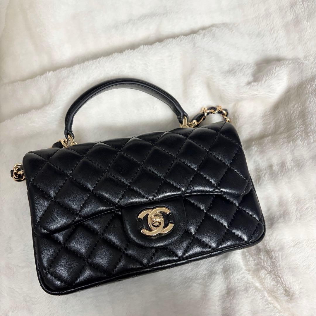 ブラックショルダーバッグ　ノベルティ　CHANEL