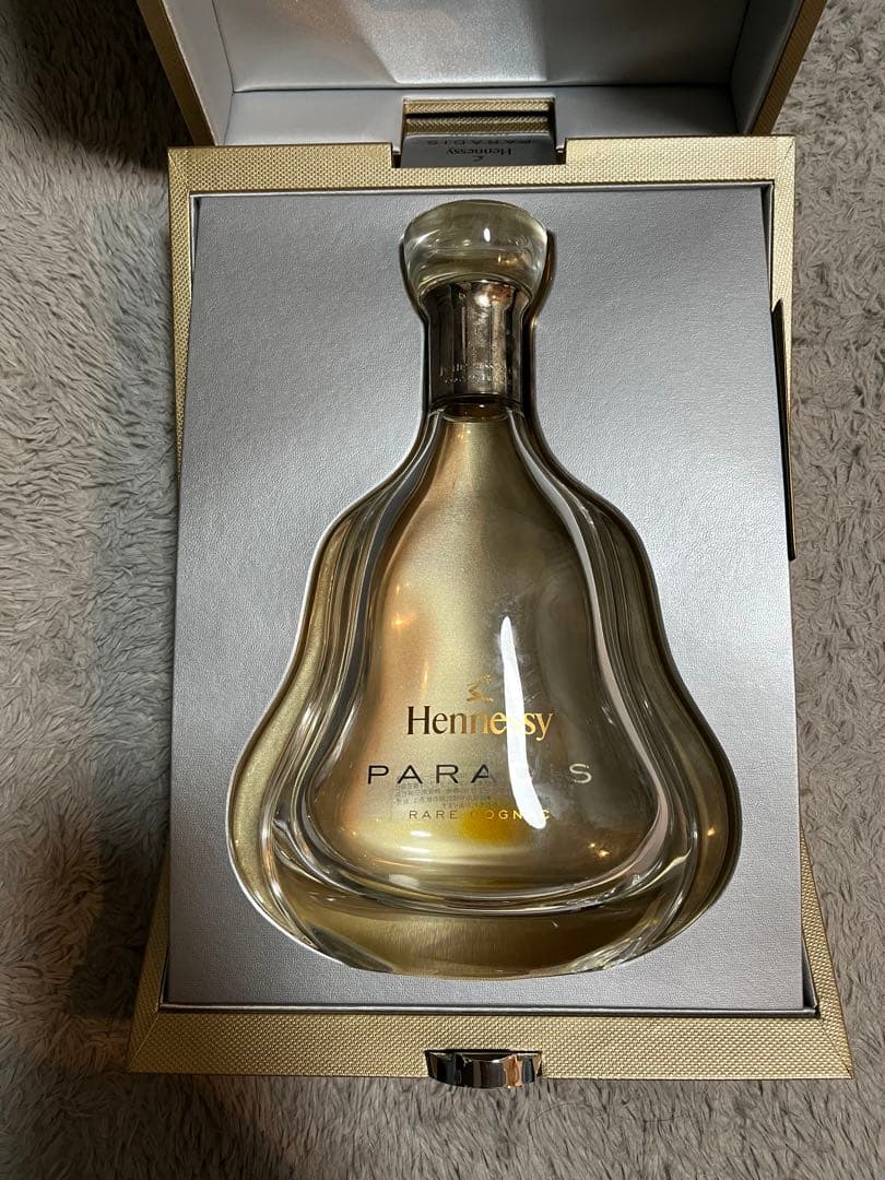 Hennessy PARADIS 専用ボックス付き