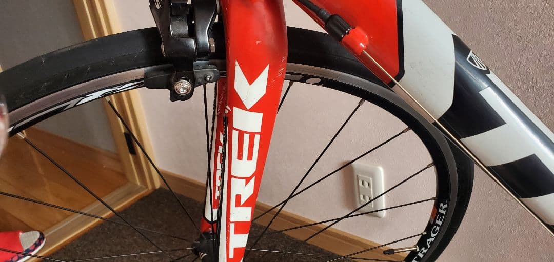 Trek ロードバイク サイズ54　　ホイールジャンク